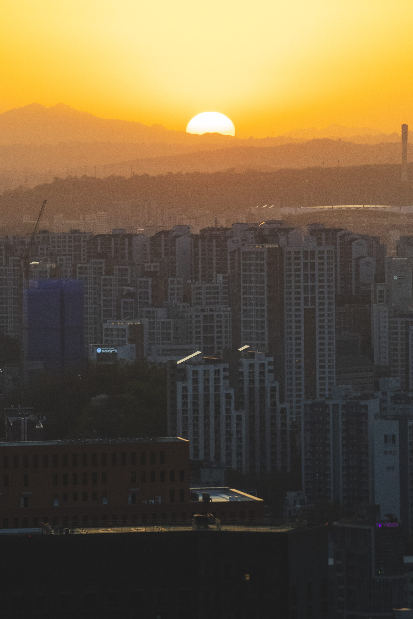 The Weekly #020 - South Korean Strangers | Explore Stronger